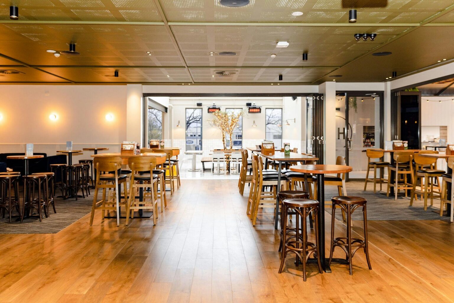 Central Hotel Shellharbour - Visit Shellharbour